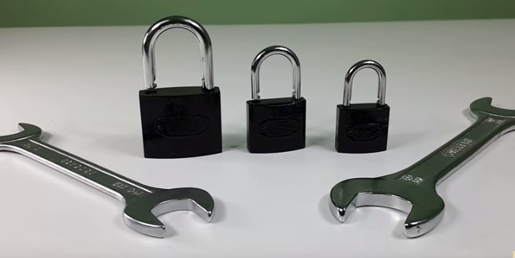 How To Open Padlock Using 2 Wrenches | NewsFeed
