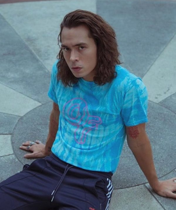 Jake Cuenca 's Daring Photos Went Viral On Social Media
