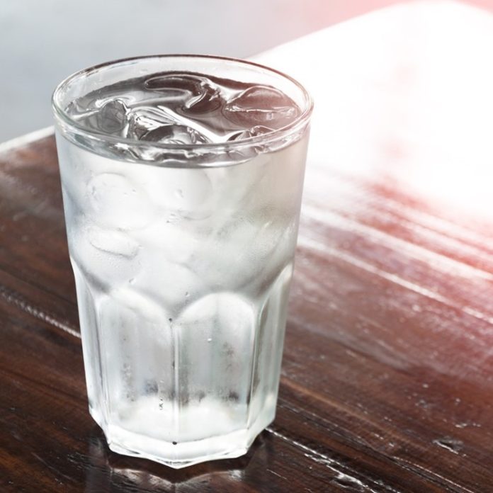 DRINKING COLD WATER - Lists of Pros & Cons Of Drinking Cold Water