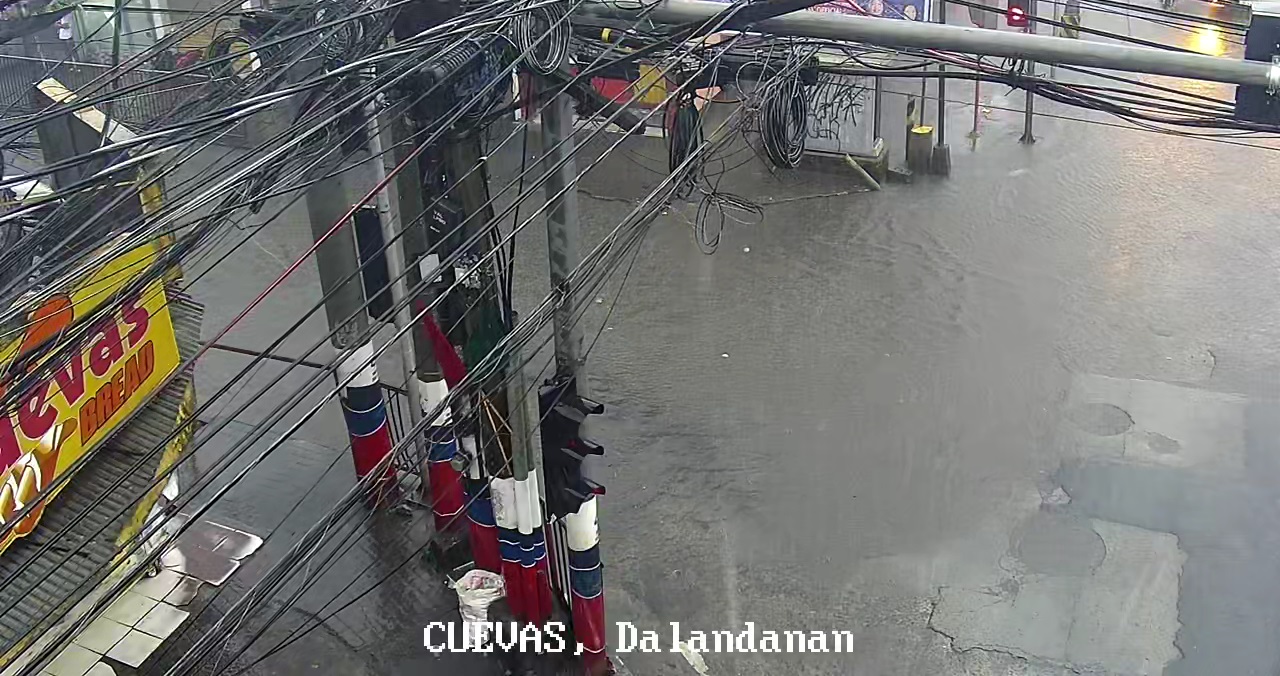 Parts of Valenzuela and Malabon Affected by Flooding | NewsFeed