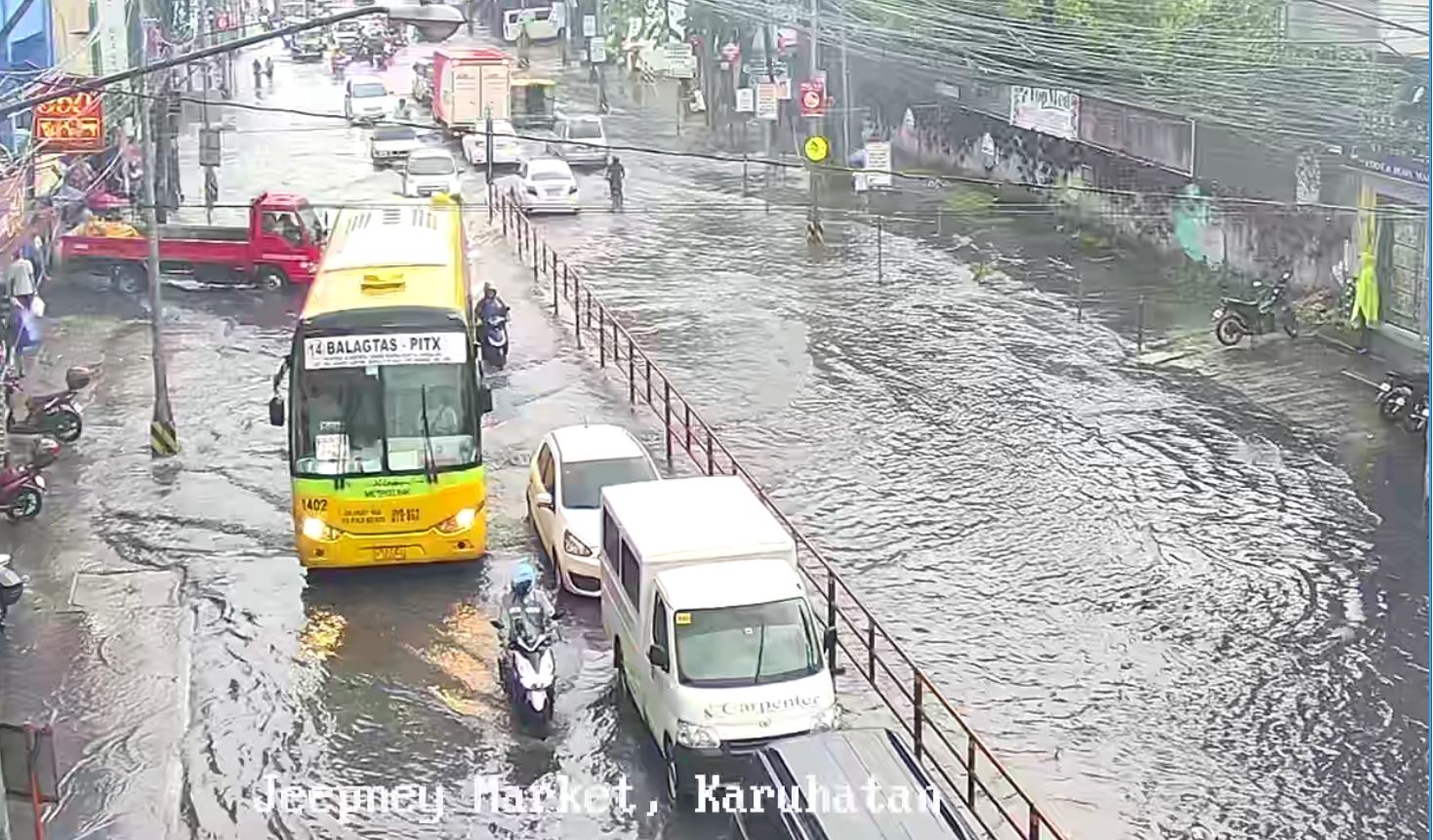 Parts of Valenzuela and Malabon Affected by Flooding | NewsFeed