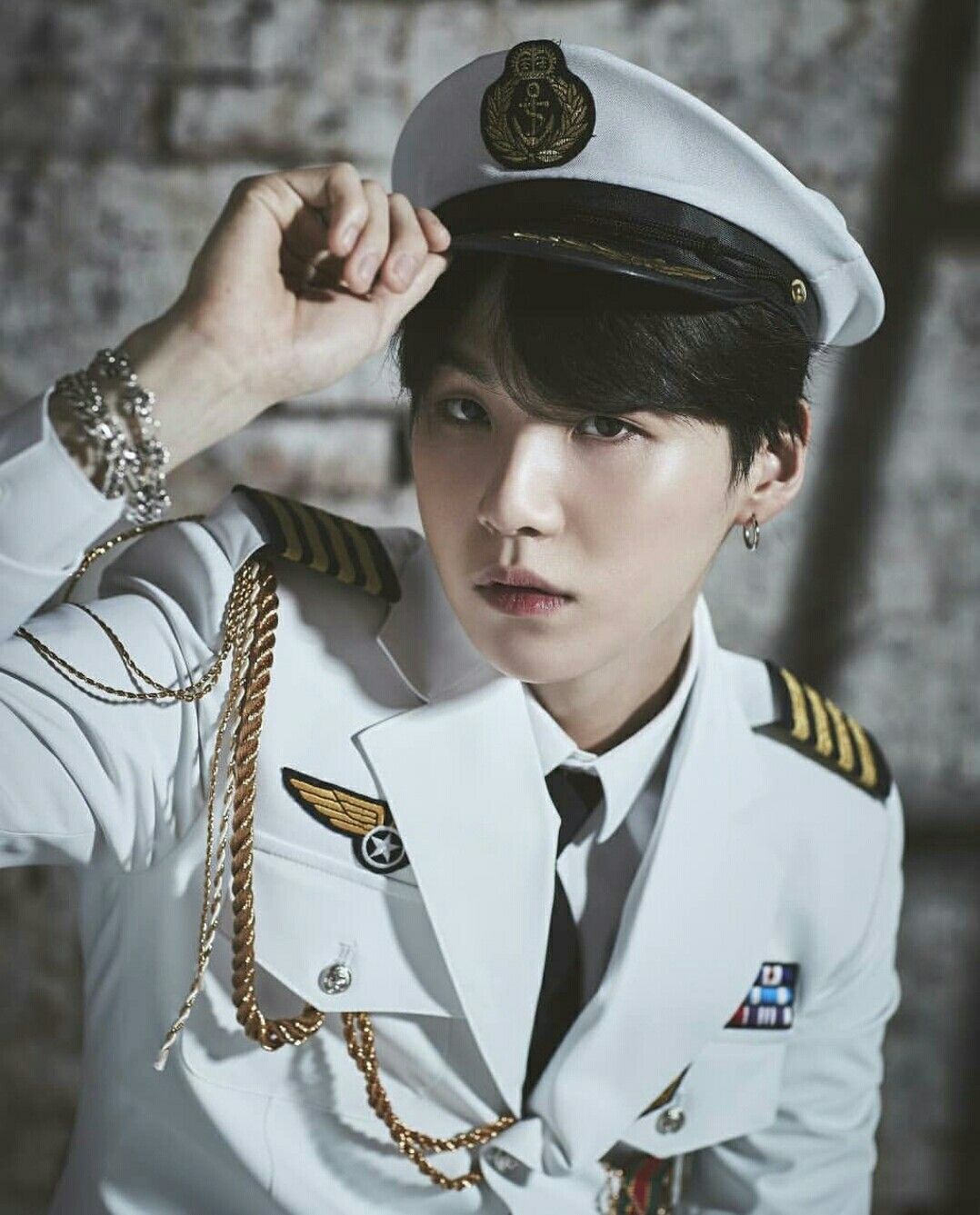 BTS' V Has An Important Announcement After Suga Announce His Military ...