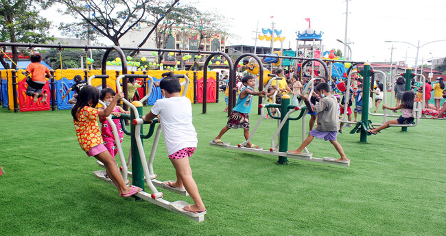 DEPED ANNOUNCES MID-SCHOOL YEAR BREAK FOR STUDENTS, TEACHERS | NewsFeed